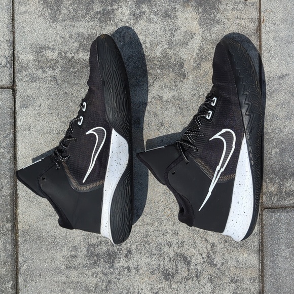 Nike | Shoes | Nike Kyrie Flytrap 4 Ep Black White Us 1m | Poshmark